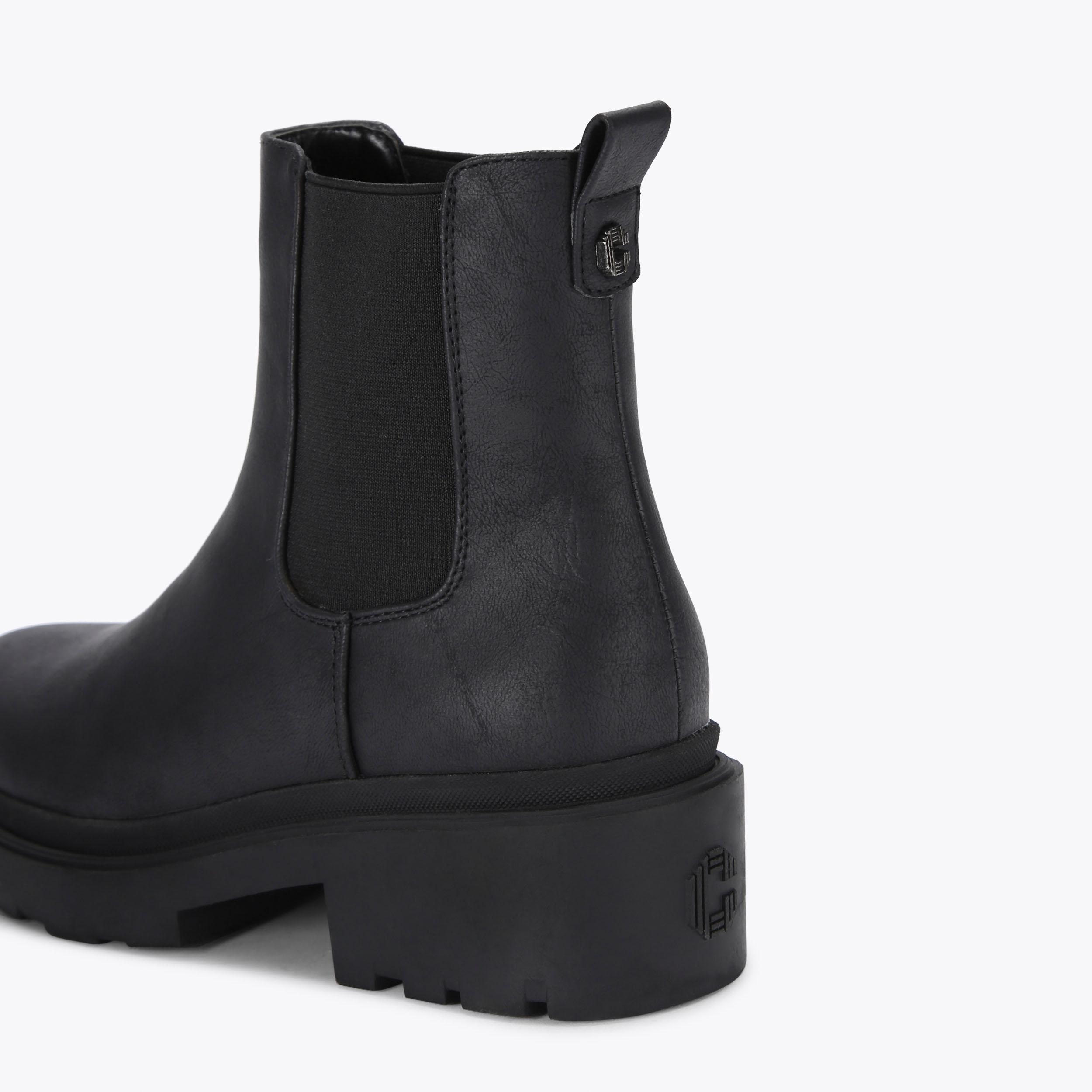 BOULDER CHELSEA Black Chelsea Boots by CARVELA