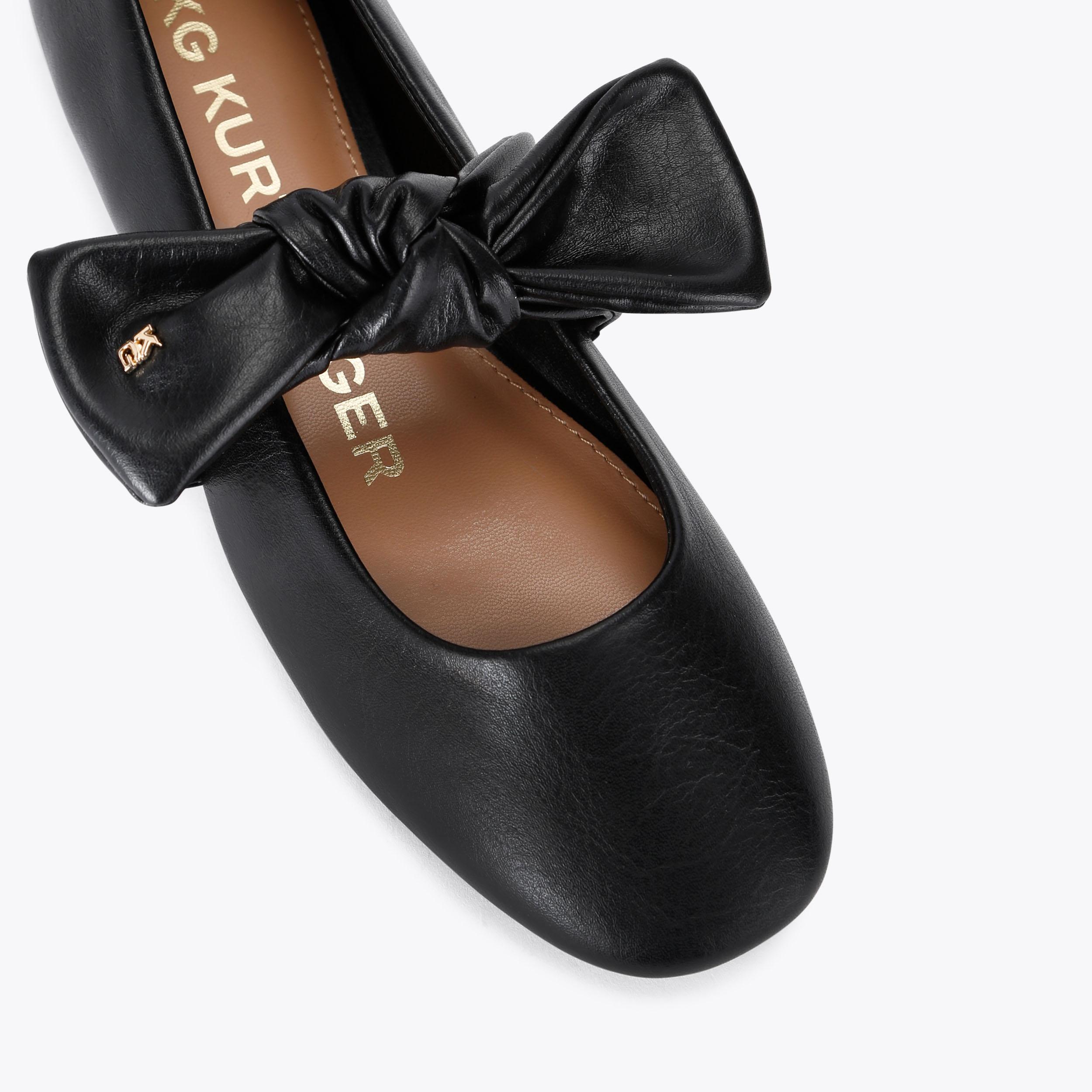 MASTER Black Tie Flat by KG KURT GEIGER